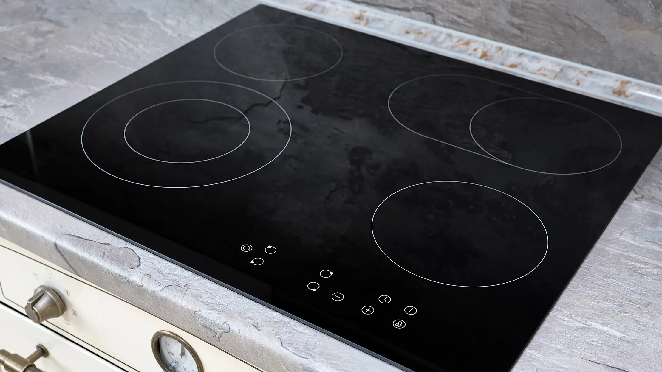 What's the Difference Between Induction and Ceramic Hobs?